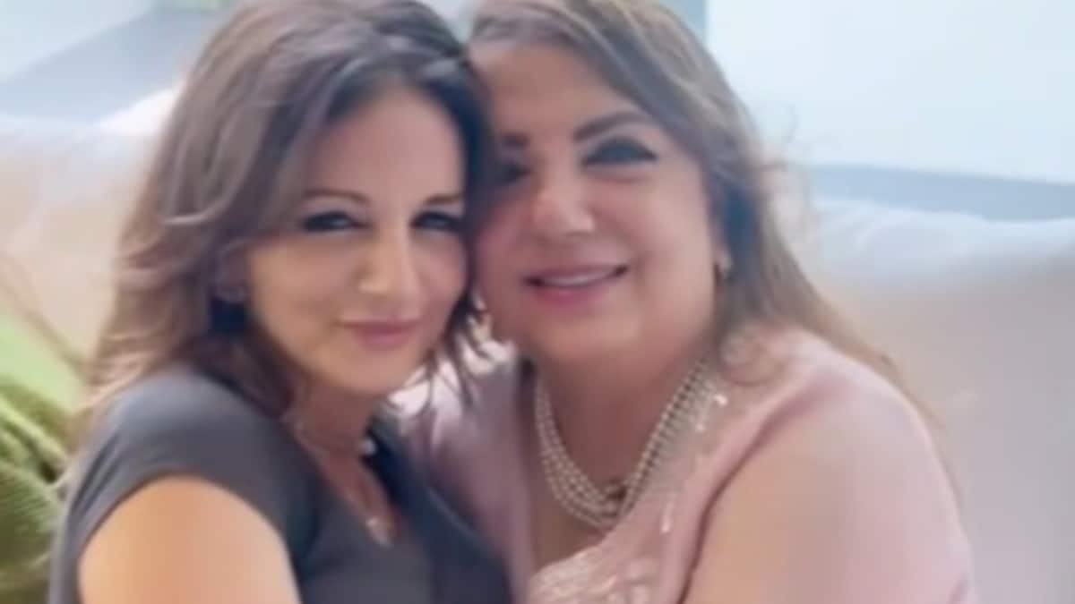 Sussanne Khan Mourns Mother Zarine Khan’s Demise, Calls Her ‘Guiding ...
