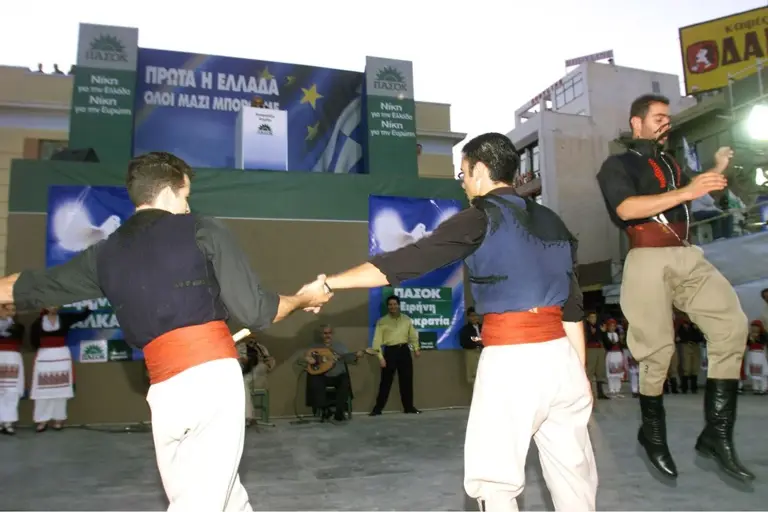 "Ίντα θέλουν στην Αθήνα; Να πυροβολάμε σκόπιμα;" - Όταν ψηφίστηκε ο ...