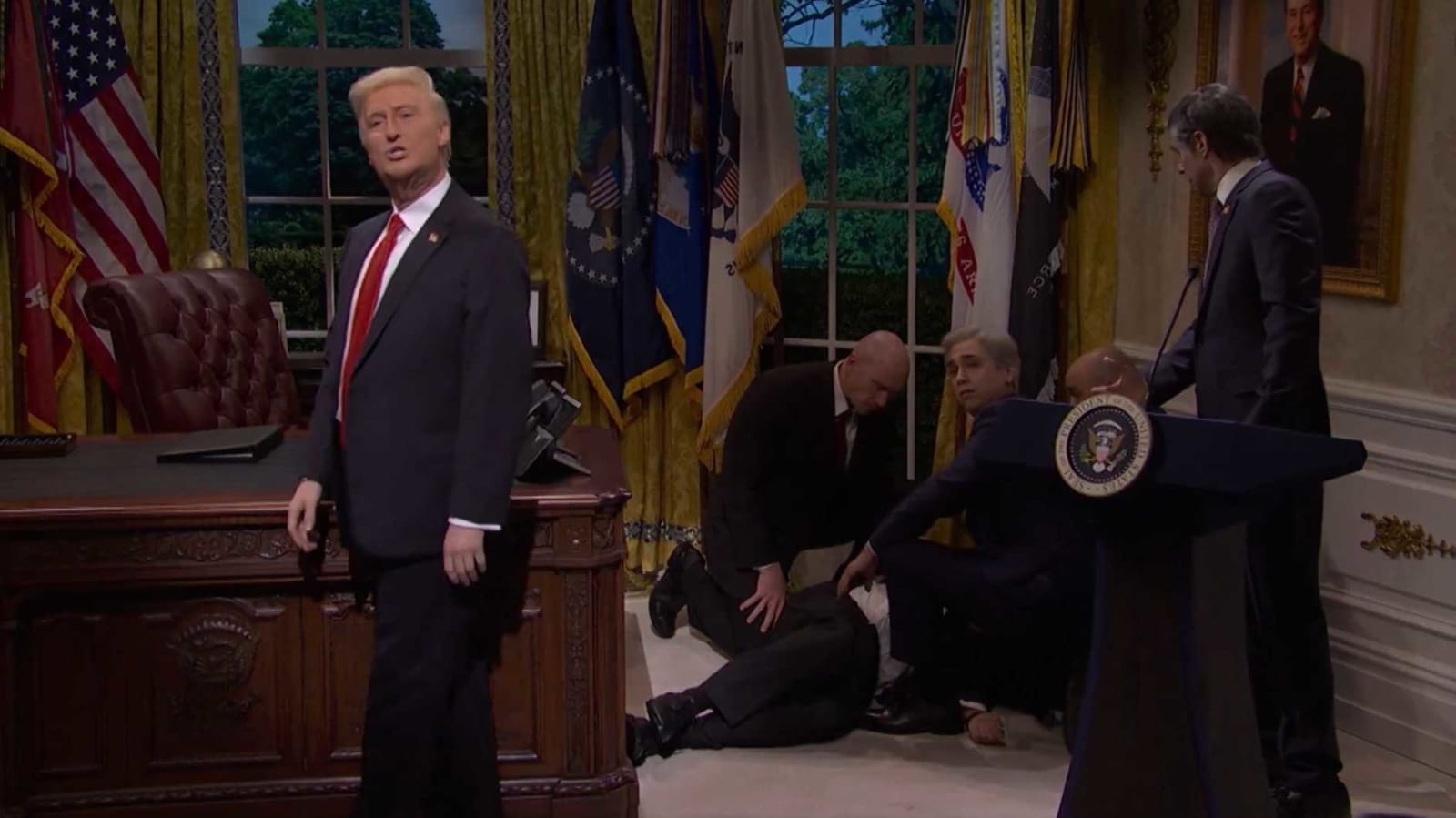 SNL's Trump indifferent as man collapses in White House