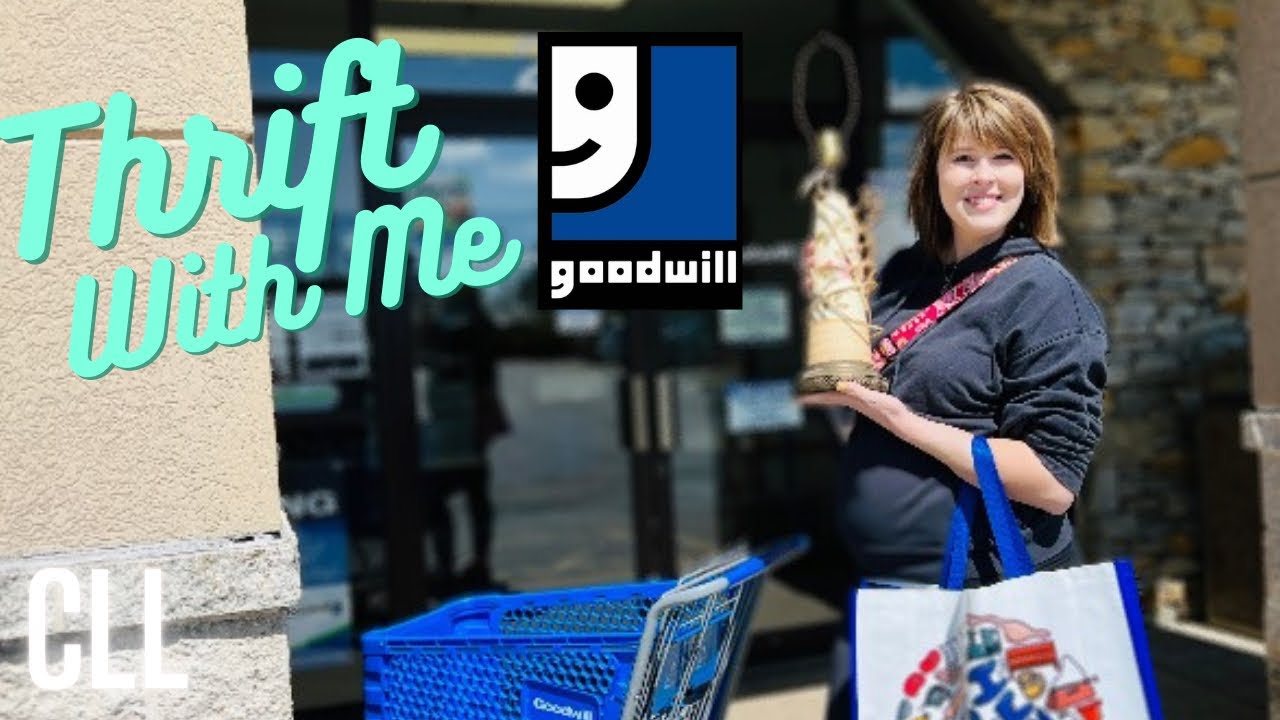 What's wrong with them? | Goodwill thrift with me | Reselling
