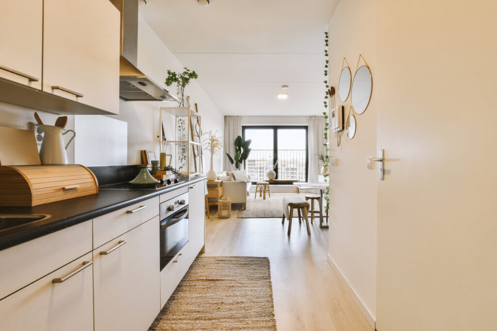 Piccola ma perfetta: come far sembrare la tua cucina più grande