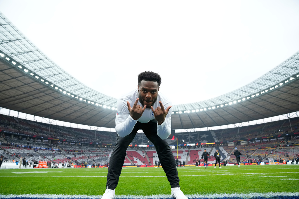 RG Chris Lindstrom active for Falcons but CB Mike Hughes out vs. Colts in Berlin