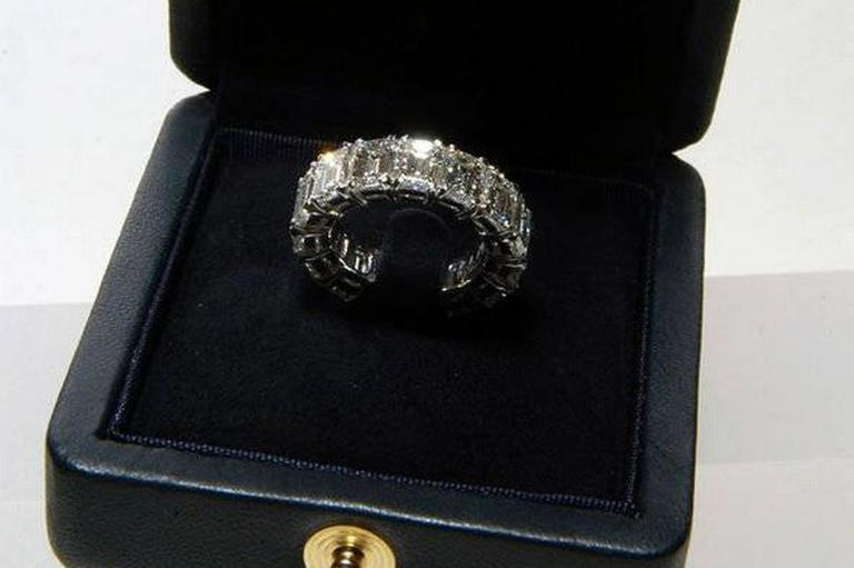 Awkward reason Melania Trump ditched $650,000 diamond wedding ring from ...