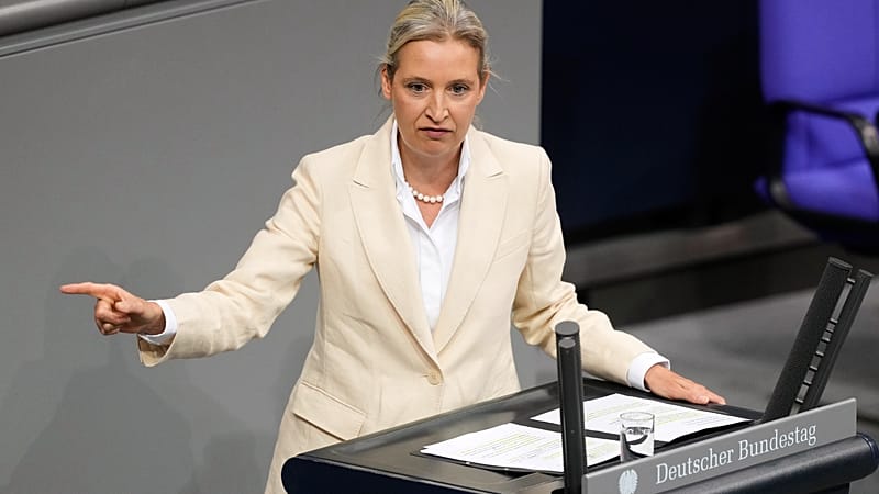 Το AfD υπερασπίζεται το ταξίδι στη Ρωσία και παραμένει μπροστά στις ...