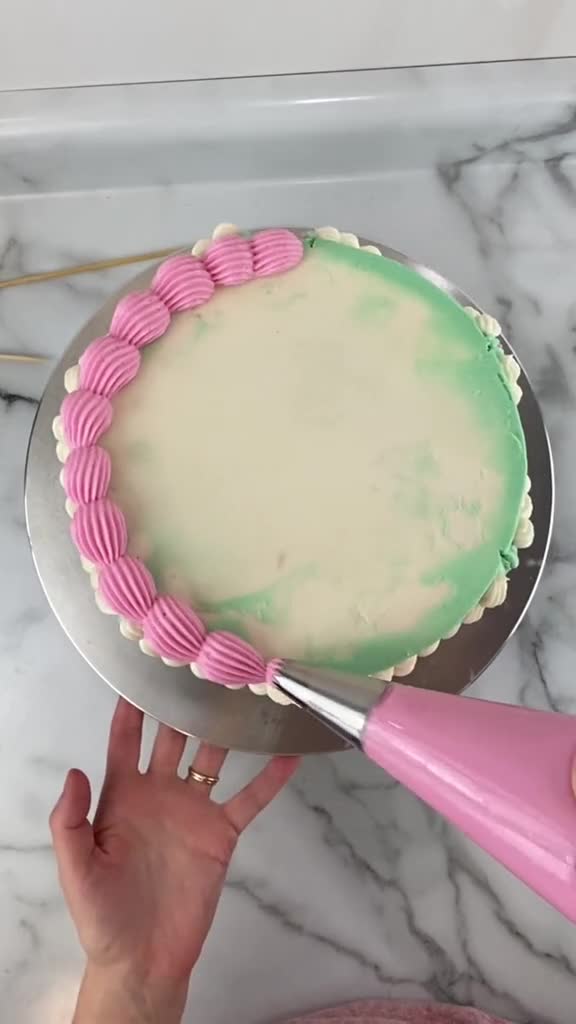 How to Pipe Perfect Shell Borders for Cakes