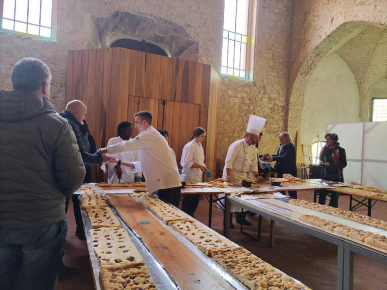 Monastero della Bernaga, 125 metri di focaccia alla luganega per ...