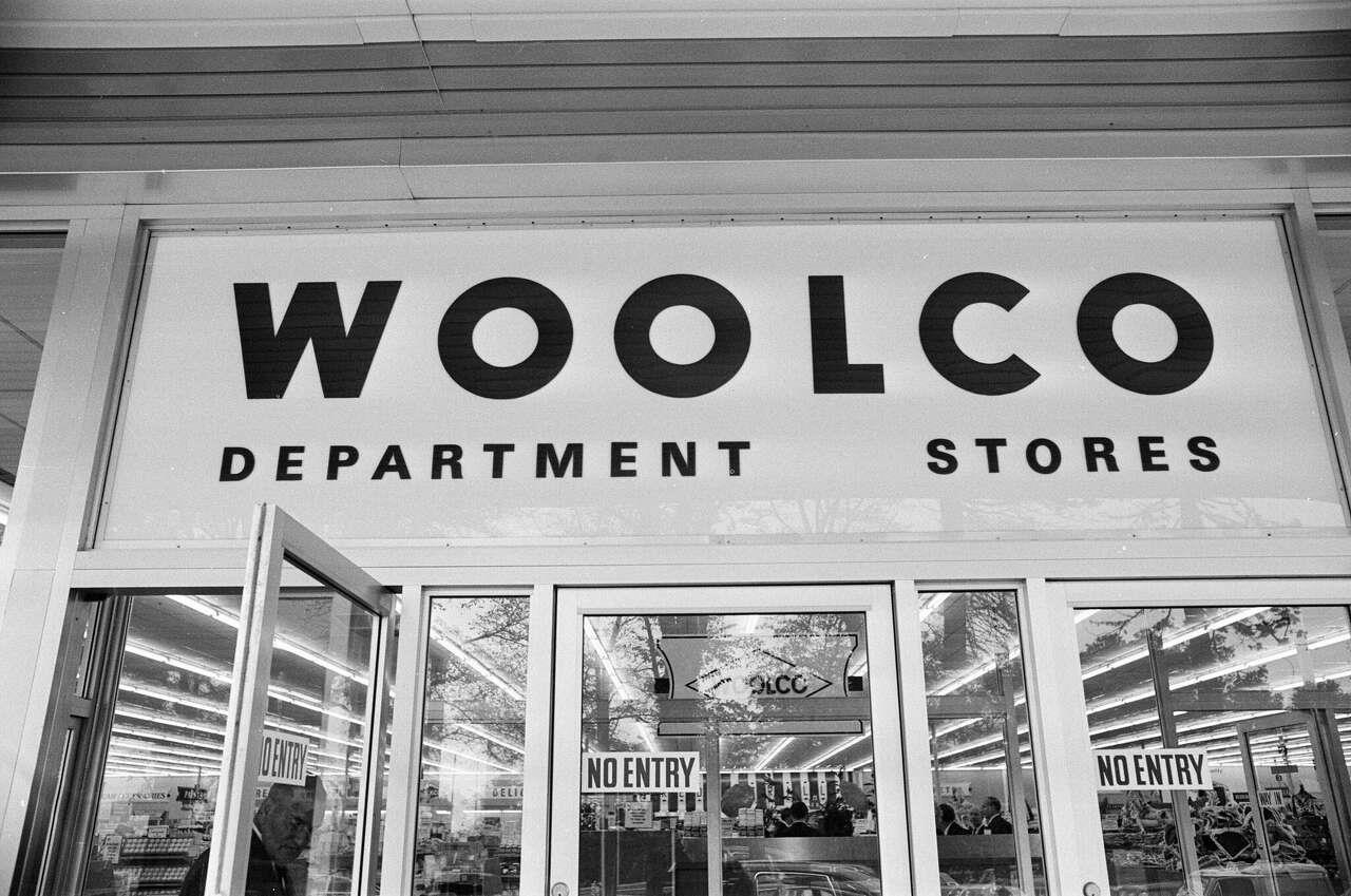Big discount stores got to Austin in 1970 at this familiar spot