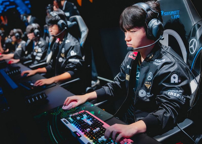 T1, 최초 월드 챔피언십 3連霸·V6