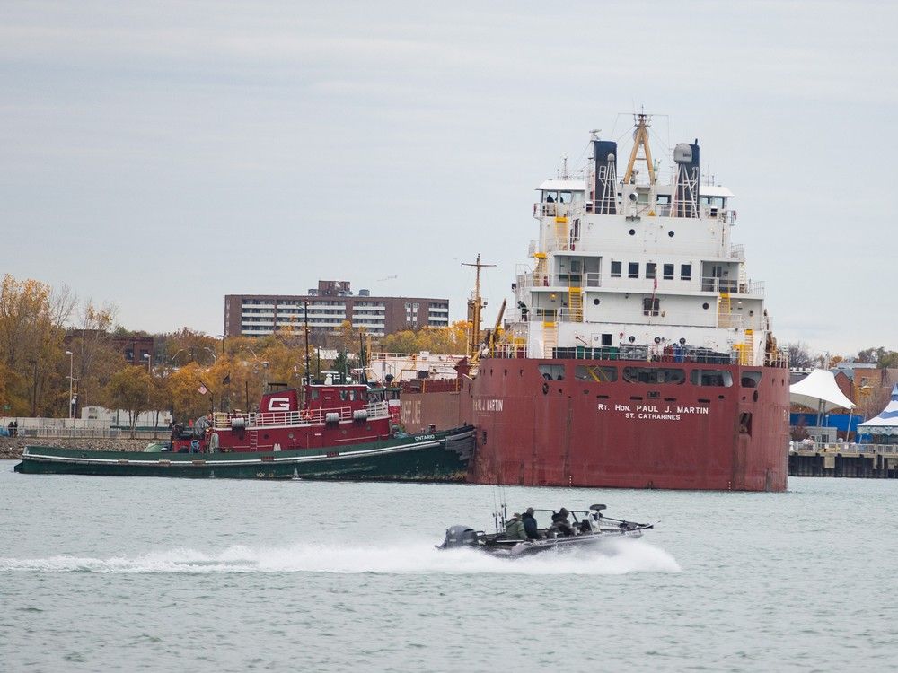 Grounded 24,000-tonne Canadian freighter freed from Detroit River
