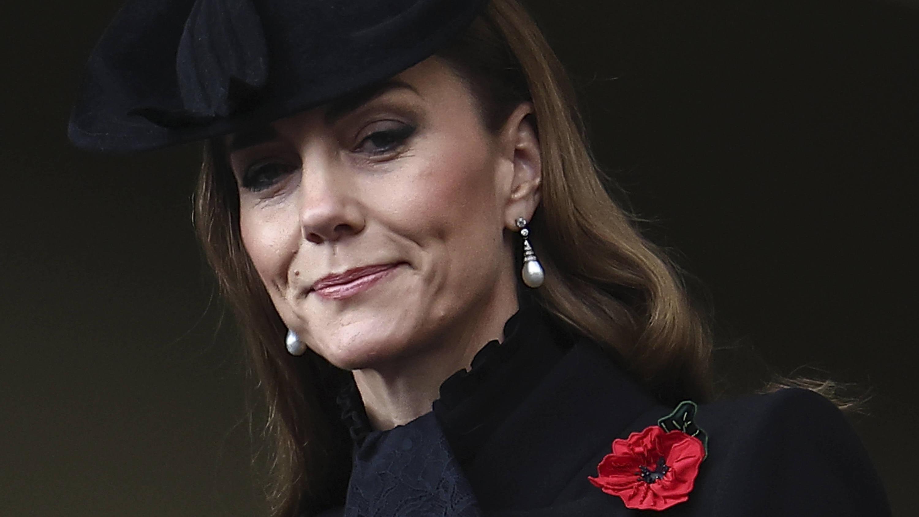 Kate Middleton recycle un ancien manteau pour le Remembrance Sunday et ...
