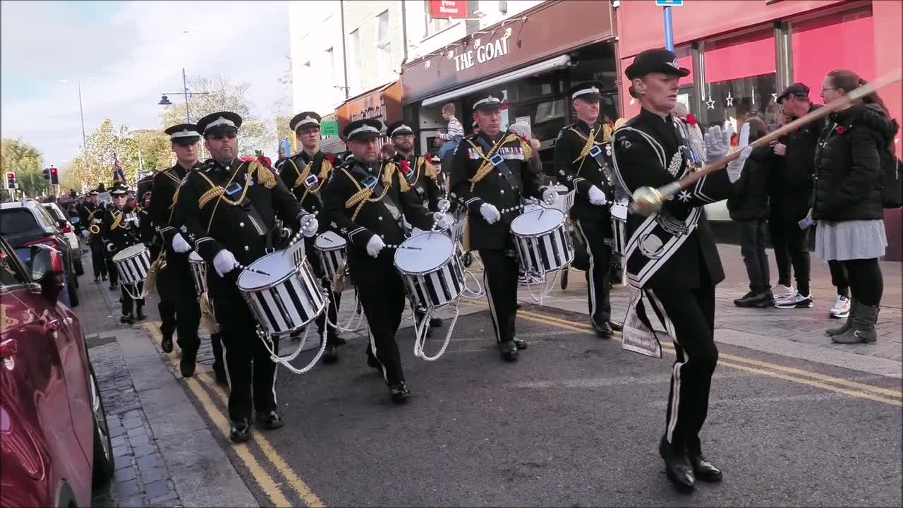 Remembrance Sunday parade lead by UK's last St John Ambulance marching ...