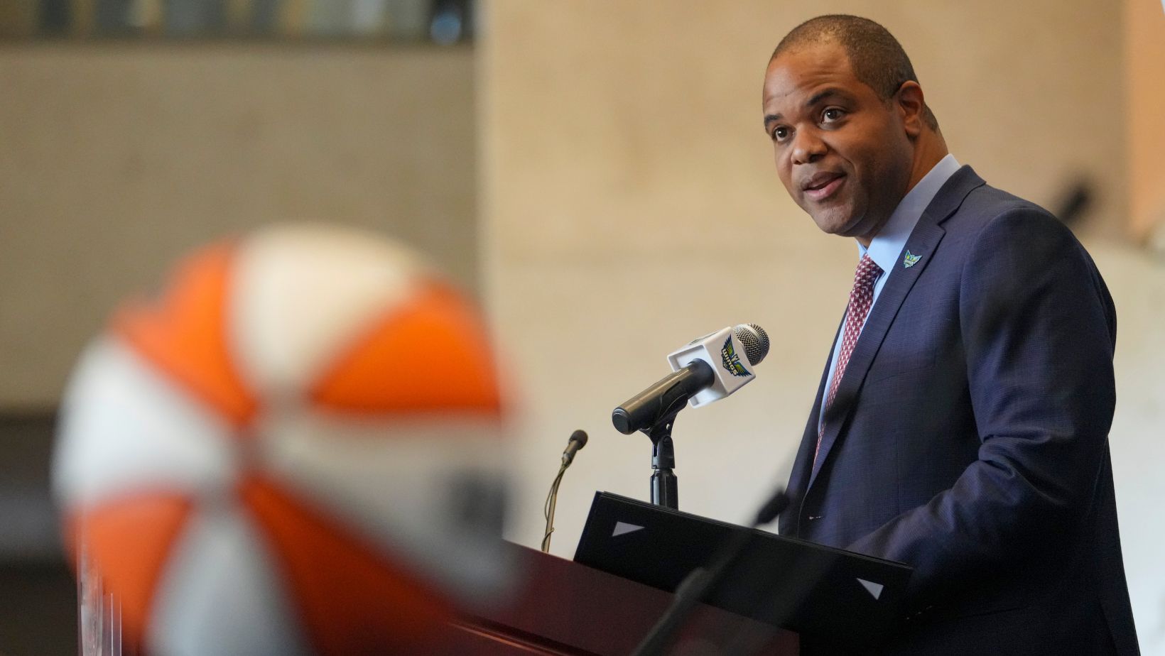 Mayor Eric Johnson says Dallas can't rule out moving city hall despite ...