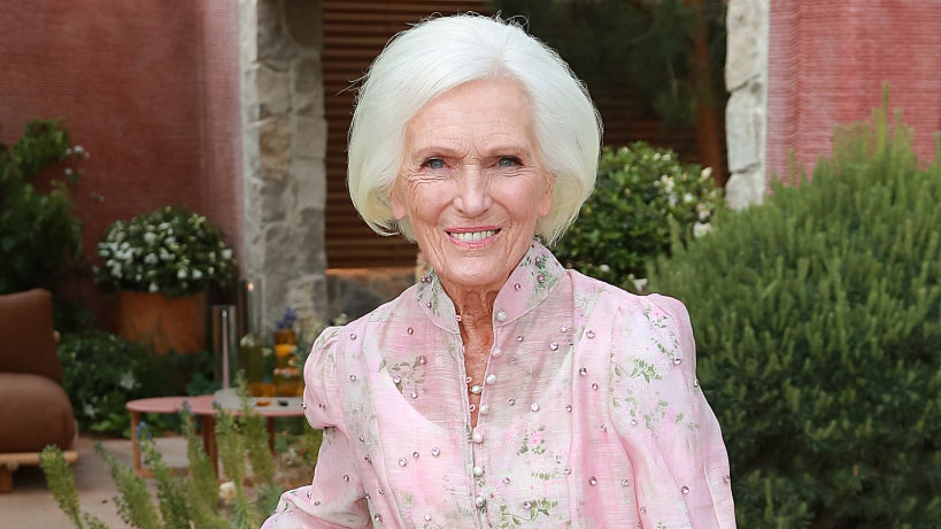 Mary Berry reveals the one surprising bake she's not confident with ...