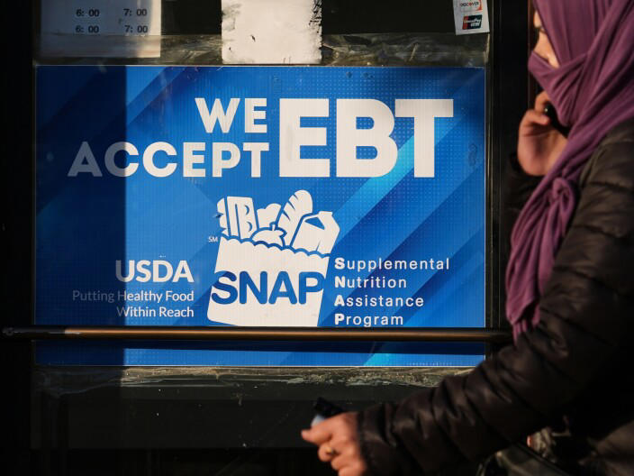 Supreme Court temporarily blocks full SNAP benefits even as they'd ...