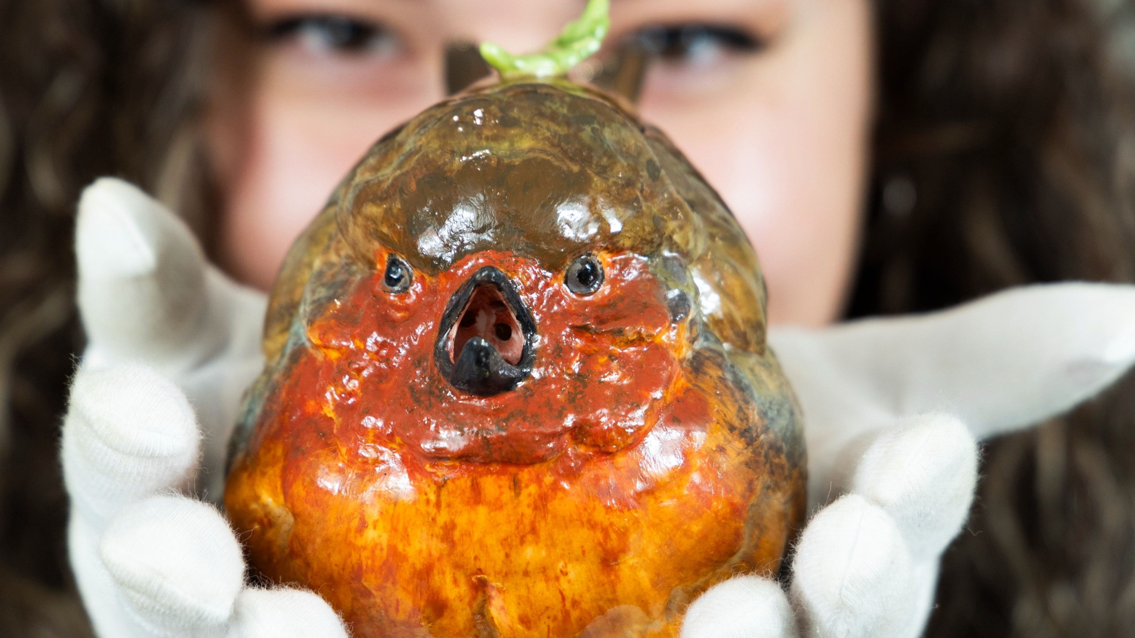 Rare teapot made for King Edward VII is set to sell for thousands at ...