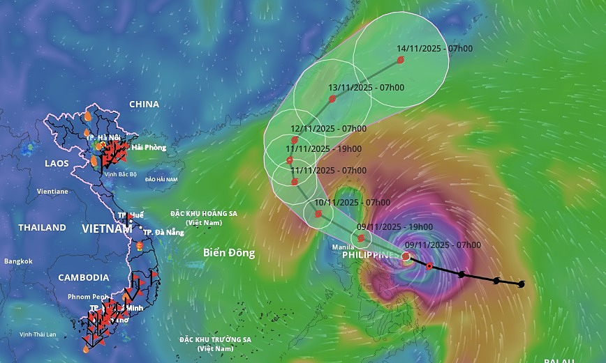 Typhoon Fung Wong intensifies, set to enter Vietnam's waters tomorrow