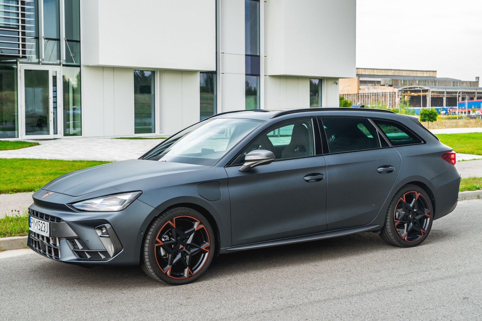 Cupra Leon pokazuje dieslom miejsce w szeregu. Pali tylko 0,4 l/100 km