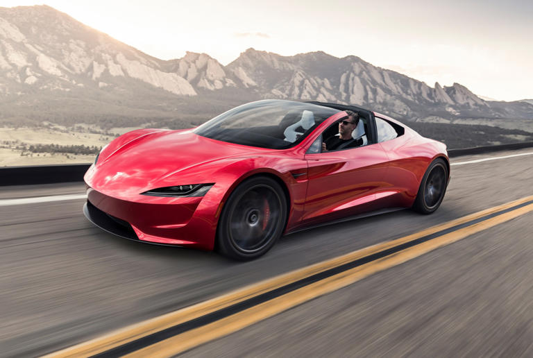 Tesla rinnoverà il Semi e nel 2026 arrivano Cybercab e Roadster