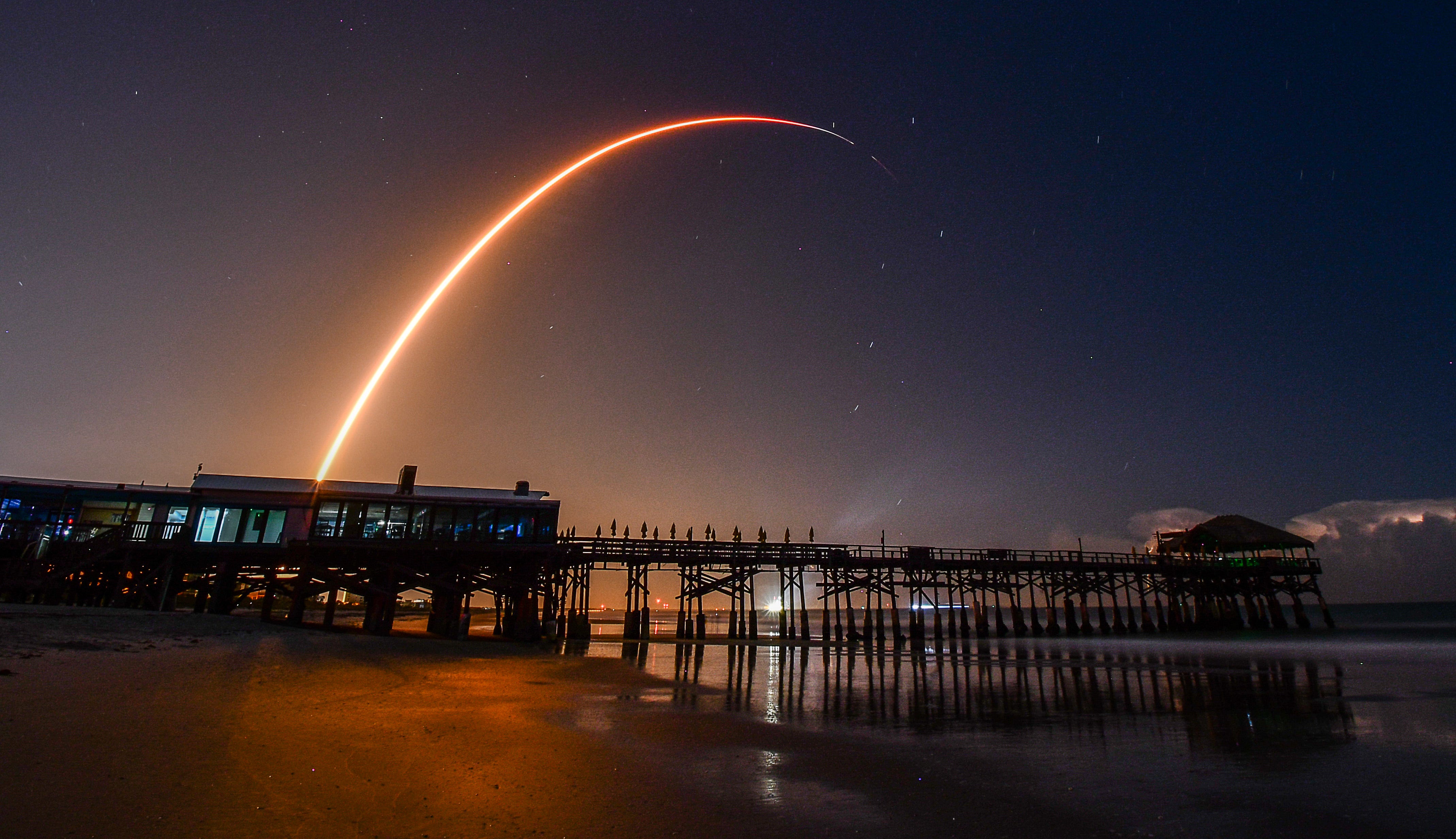 See photos of SpaceX's Falcon 9 launch early Sunday from NASA's Kennedy ...