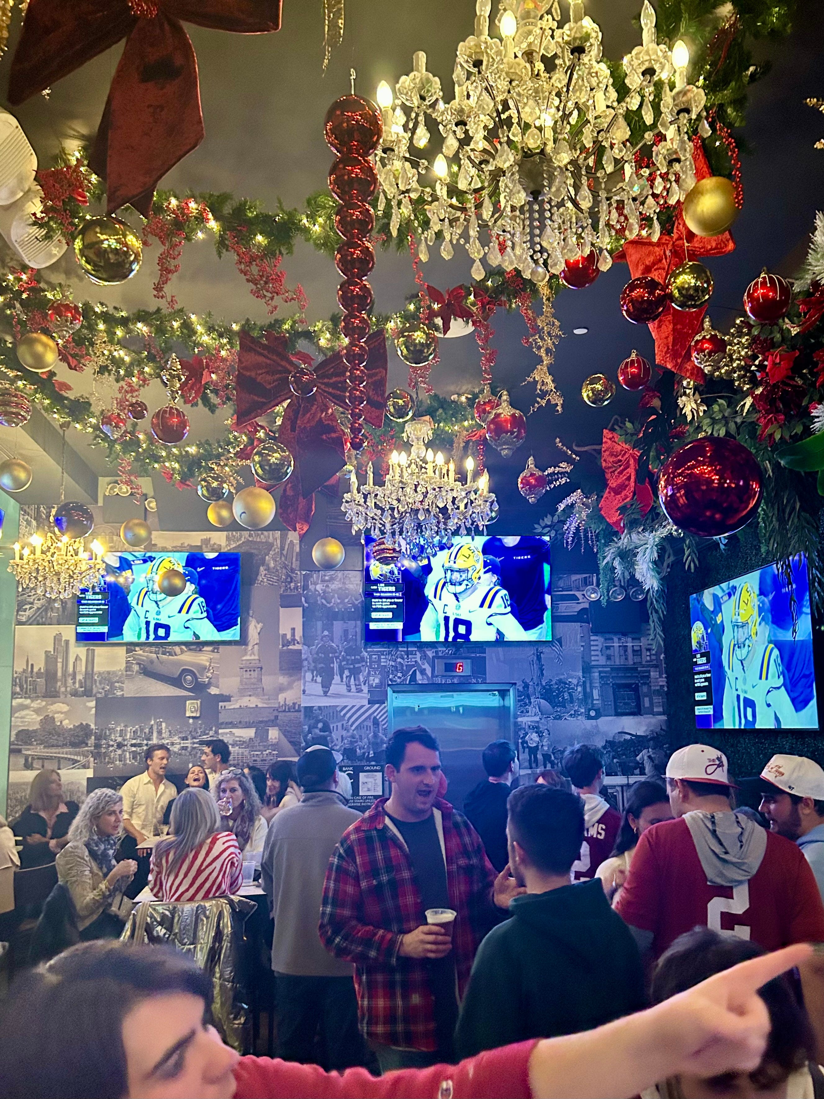 How Alabama football vs LSU took over upscale NYC sports bar | Smarr
