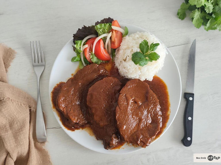 Posta cartagenera en su salsa negra, una exquisita receta de carne ...