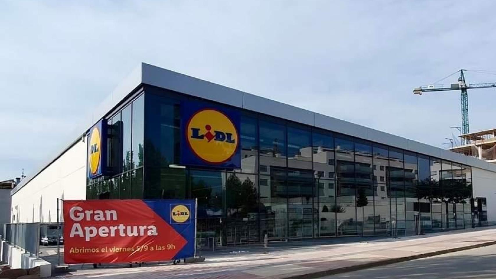 Aterriza en Lidl la chaqueta más elegante y barata de la temporada: a ...