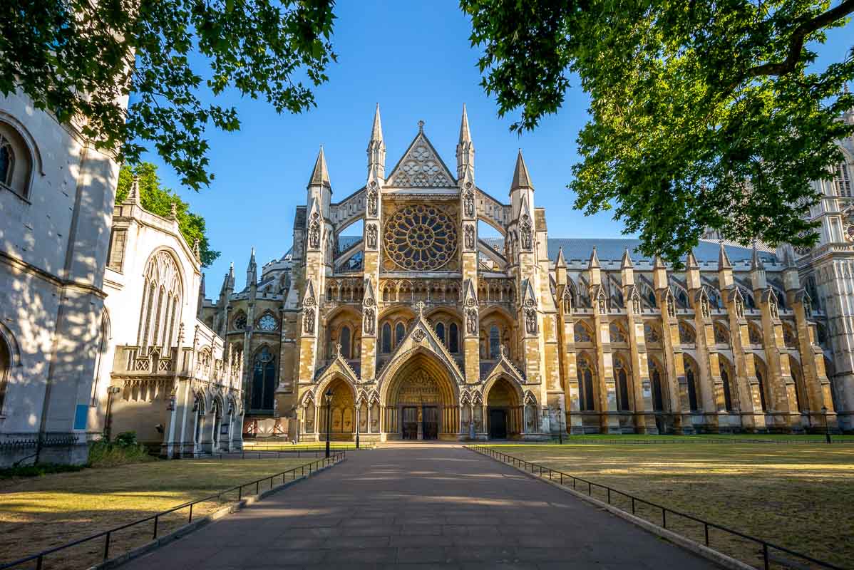 The Most Famous Landmarks in England — How Many Have You Seen in Person?