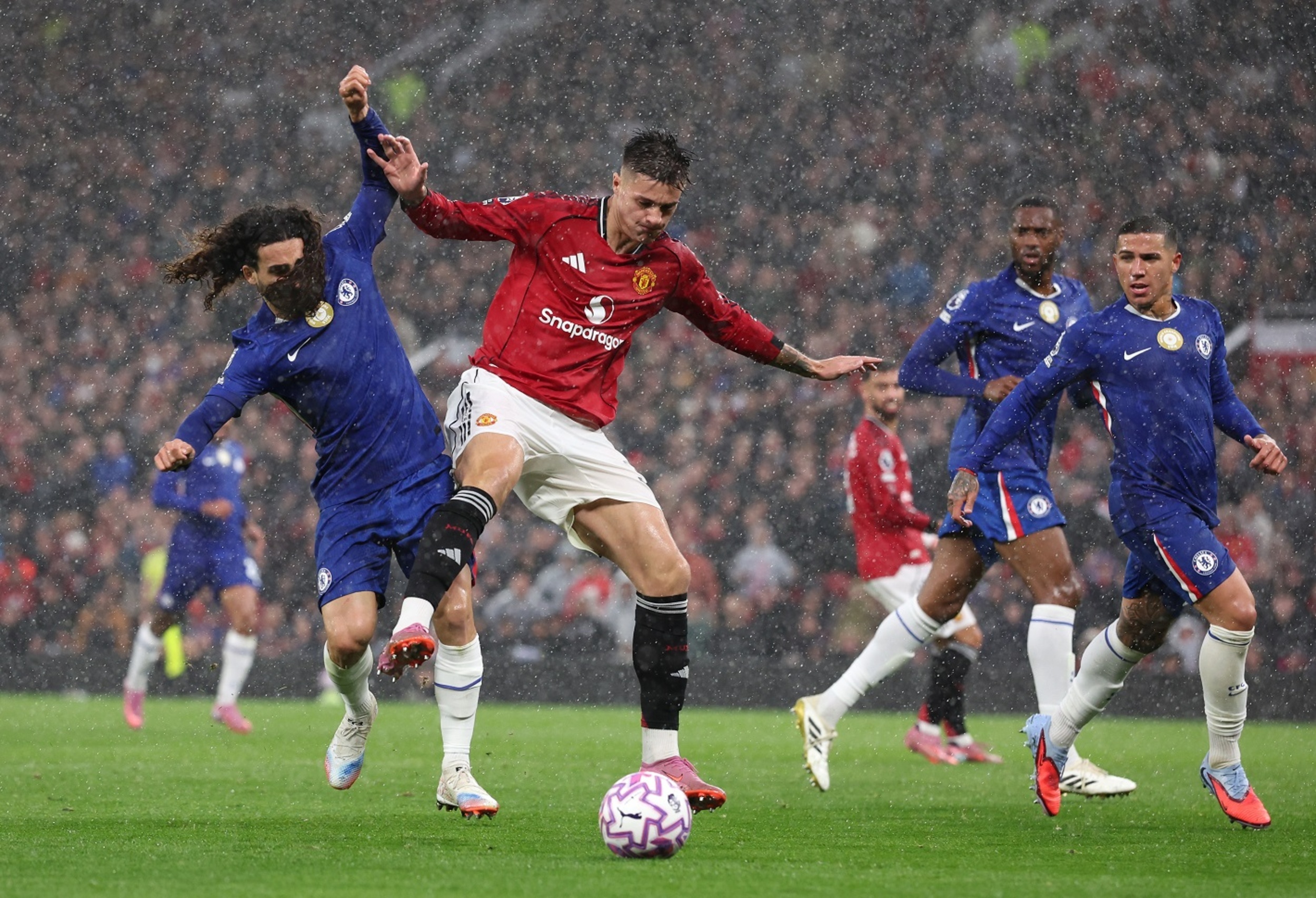 Alan Shearer takes aim at Man United star – 'Must do better'