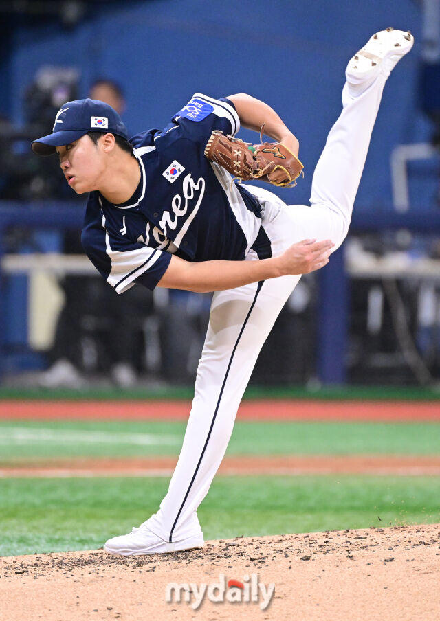 “정우주 공 너무 좋던데요” 김서현이 만든 위기를 한화 후배가 해결했다…포수도 감탄, 156km보다 153km가 강했다[MD고척]