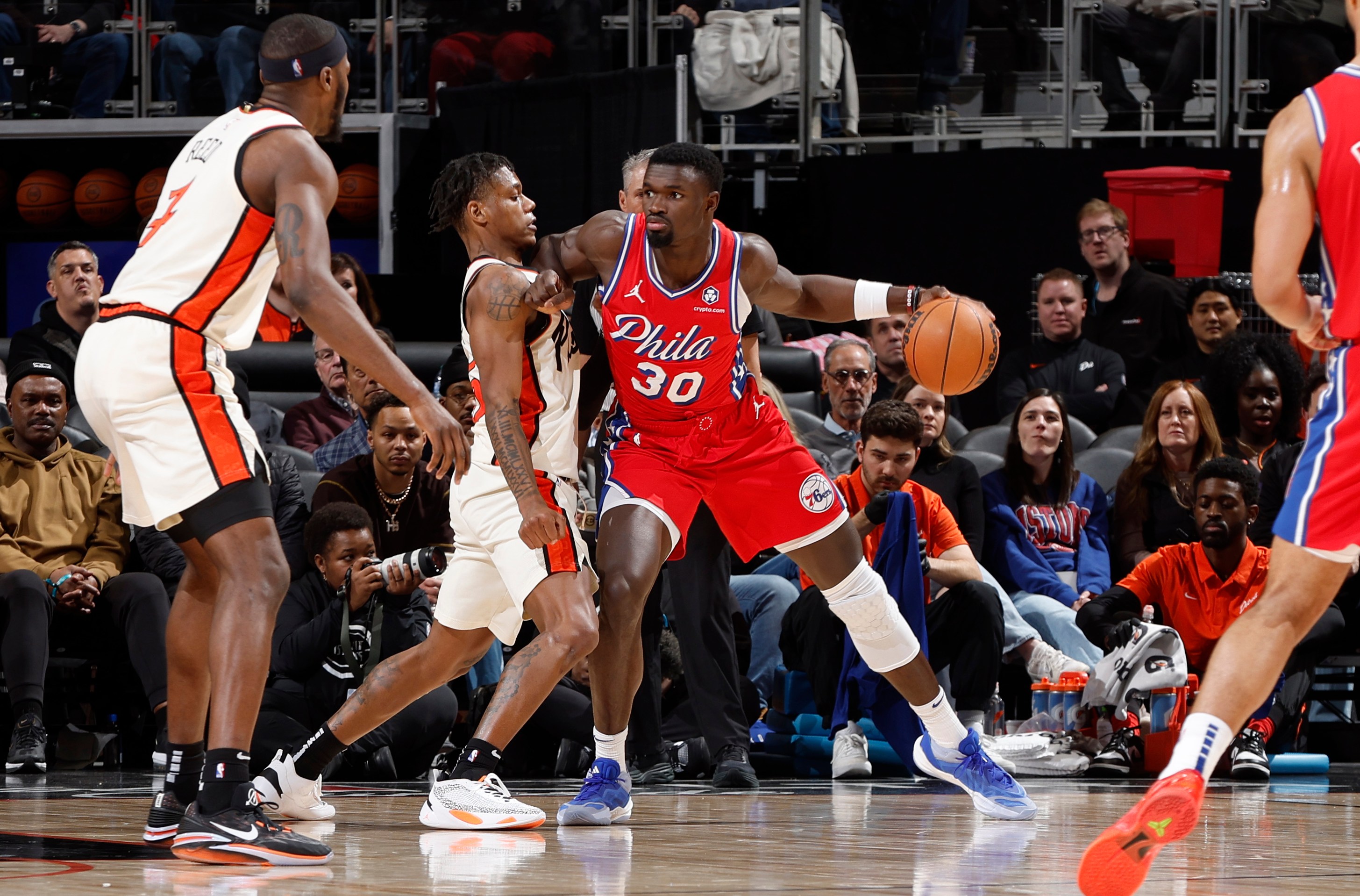 Sixers close back-to-back hosting East-leading Pistons