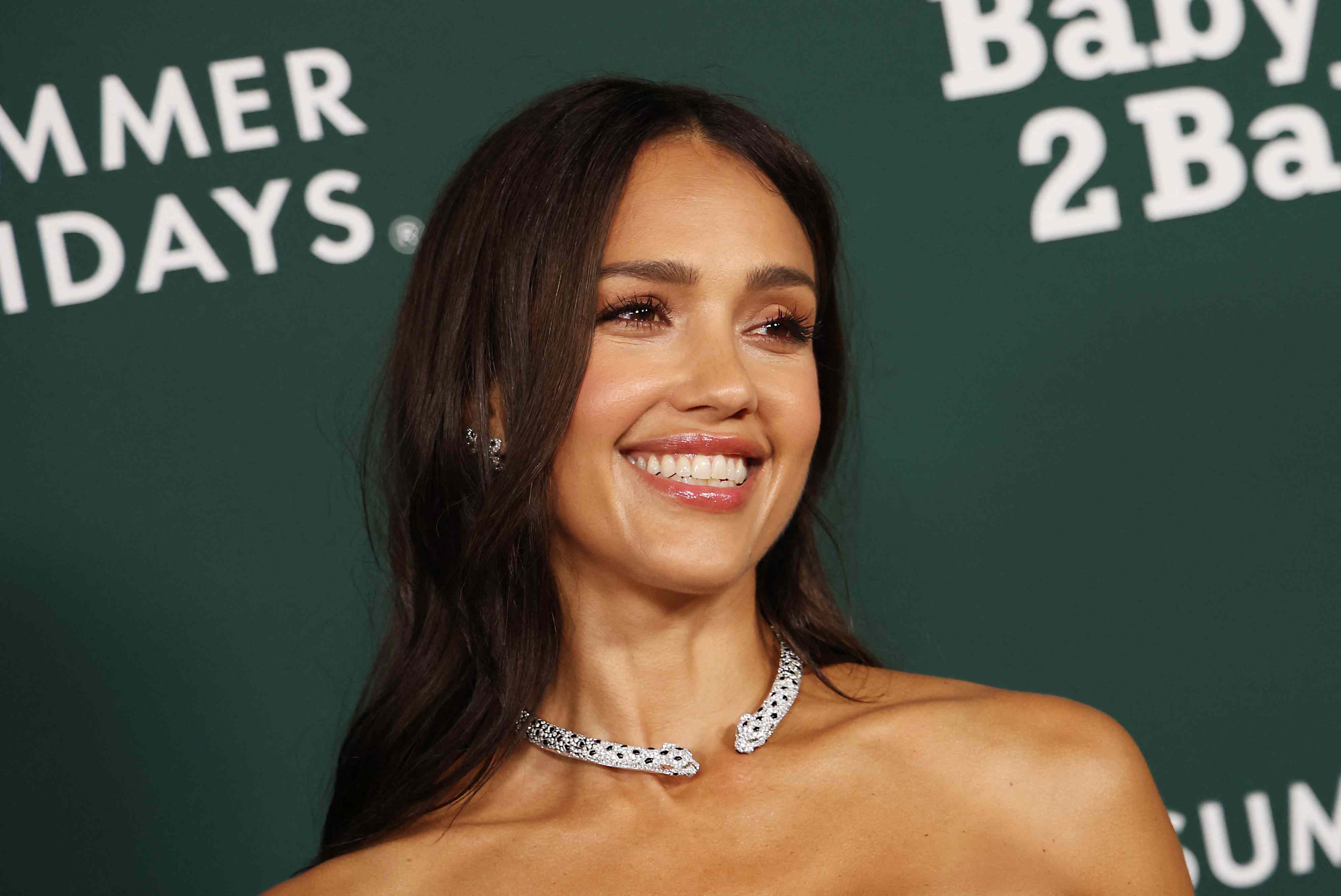 Jessica Alba Stuns in a Statuesque LBD for First Black Tie Date Night ...