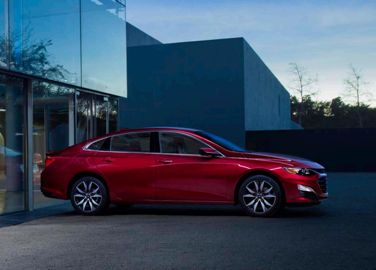 GM recalls 271,000 Chevy Malibu sedans after rearview cameras fail