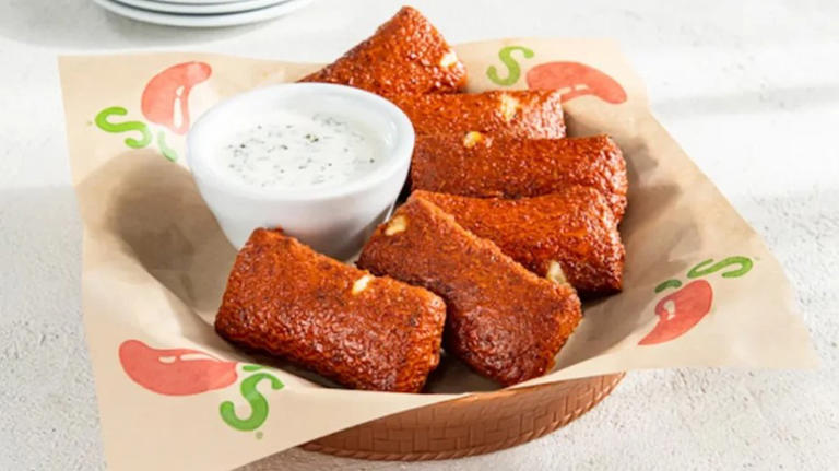 The Chili's Hack That Turns Your Triple Dipper Into The Ultimate Burger