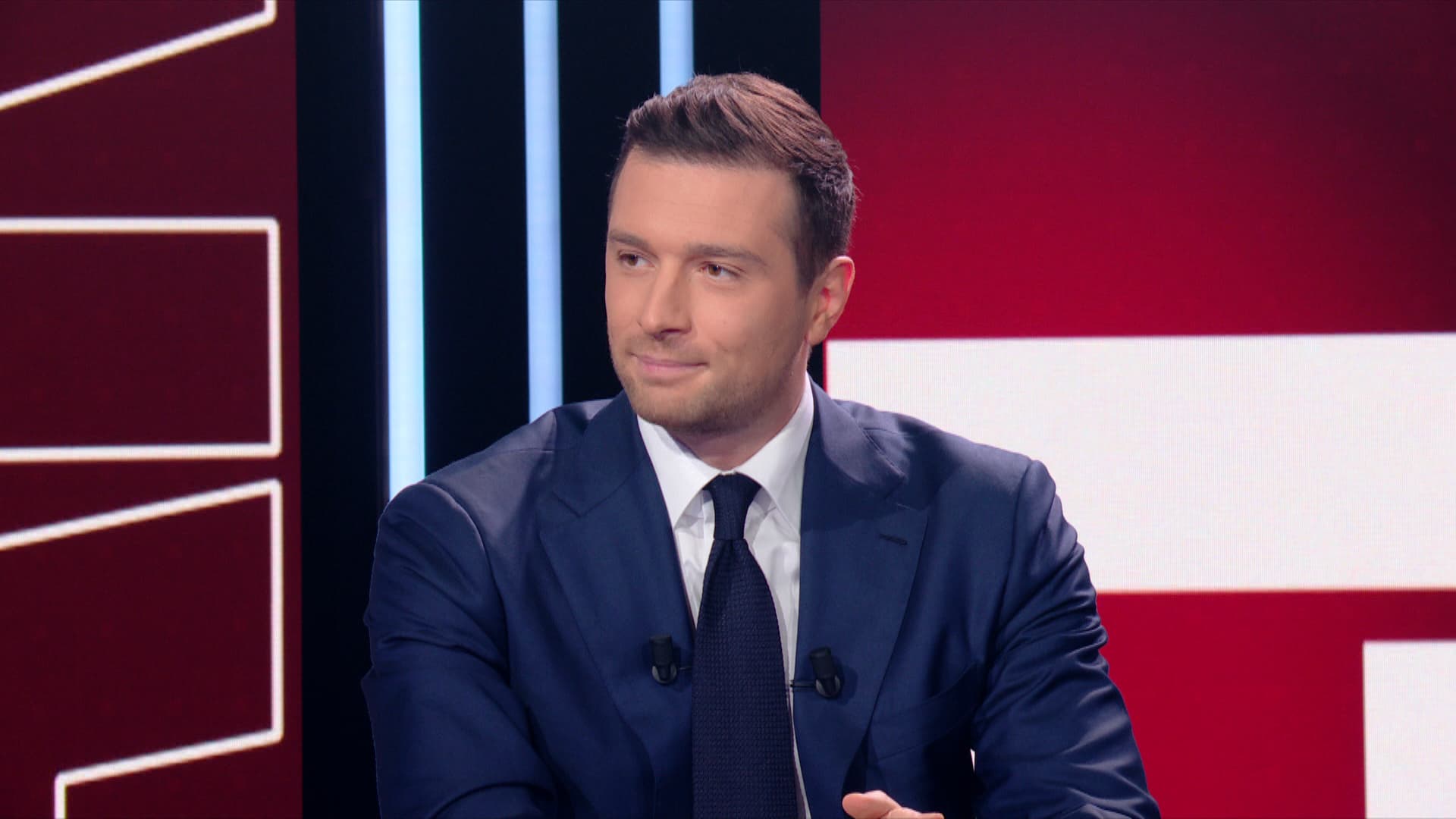 Jordan Bardella : ce membre du show-biz qui n’en peut plus de le voir ...