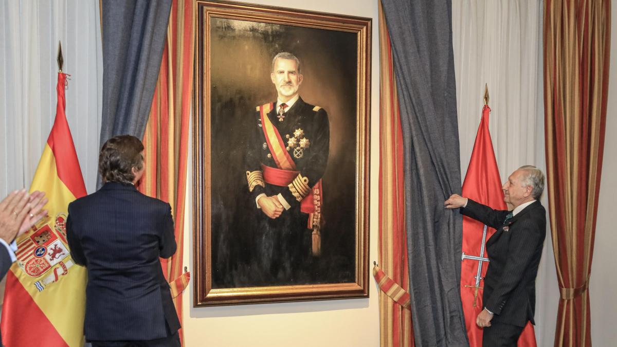 La Real Asociación de Hidalgos de España presenta el retrato del Rey ...