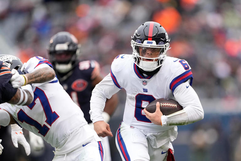 Jaxson Dart injury update as NY Giants QB doesn't return to game vs Bears with concussion