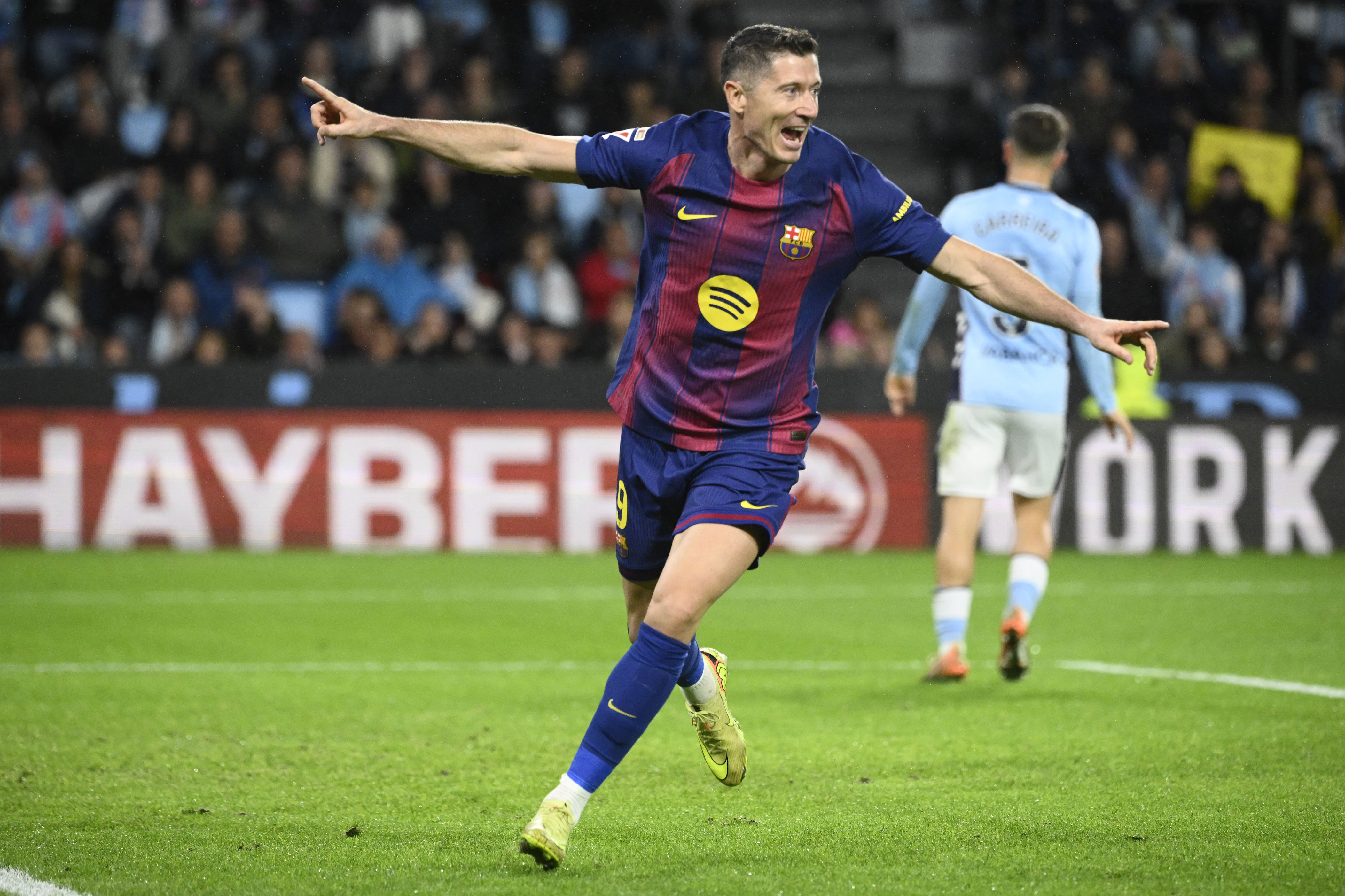 ‘I’ll soon be ready to decide’ – Robert Lewandowski talks Barcelona future