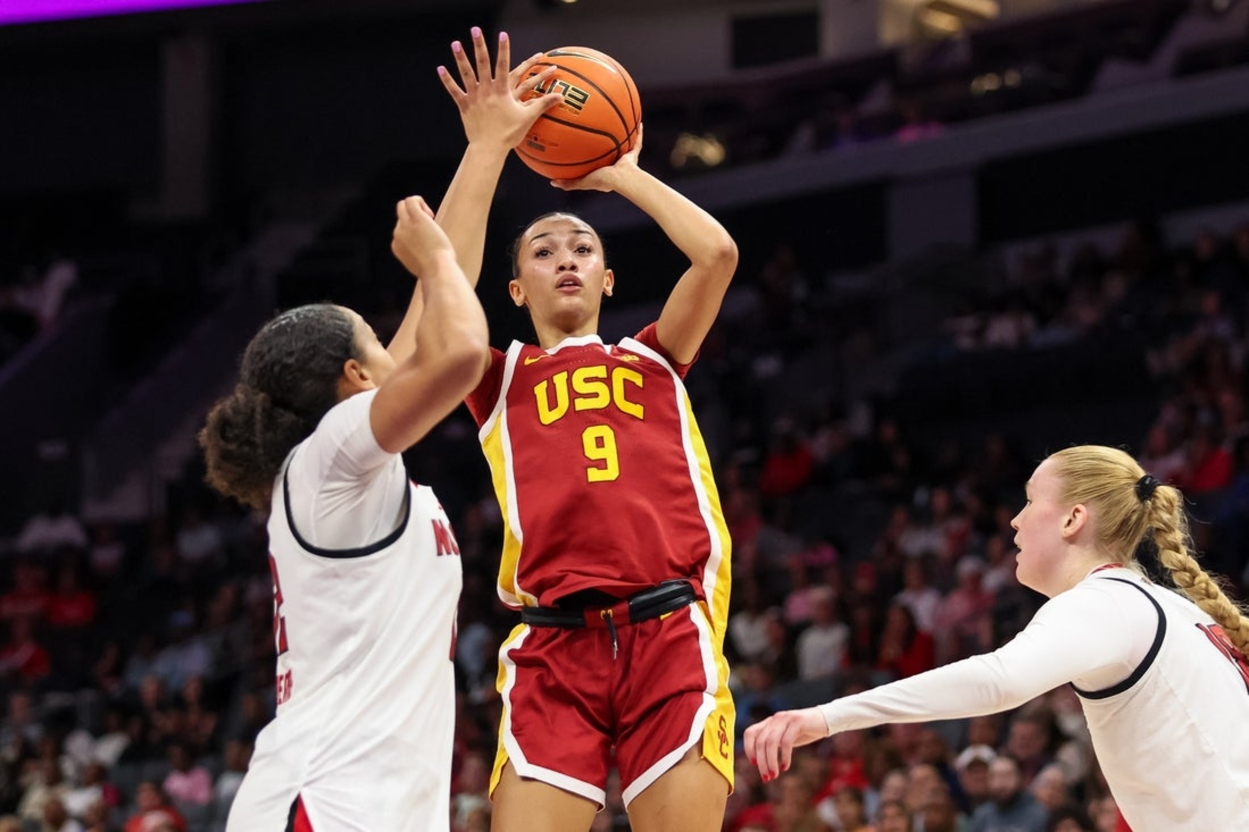 Women's Top 25 roundup: No. 18 USC edges No. 9 NC State