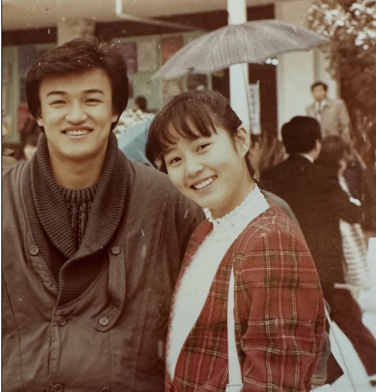 Kim Hye-soo, 55, and Park Joong-hoon's face from his graduation picture ...