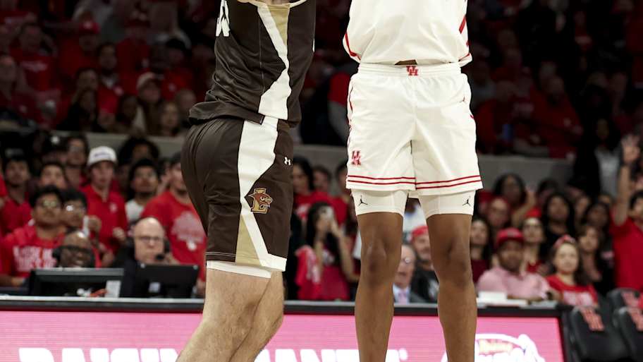 Why This Houston Freshman Was Best Player on the Floor in Win vs. Towson