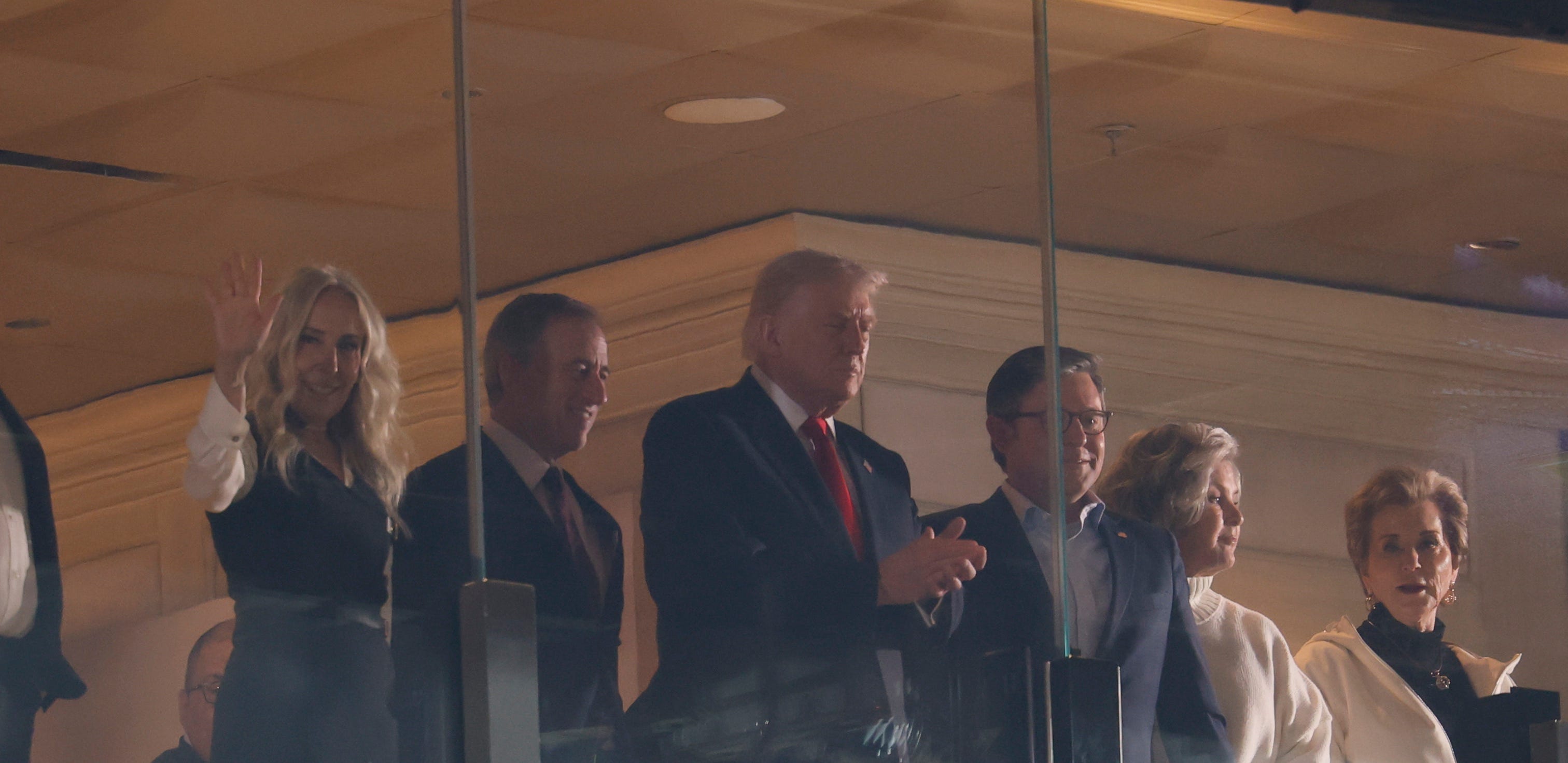Commanders fans loudly booed Trump during halftime swearing-in ceremony