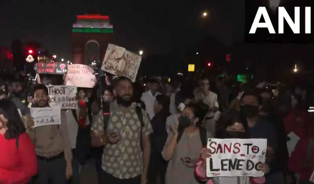 Protests Erupt in Delhi Over Air Pollution Crisis