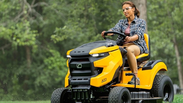 Common Problems With Cub Cadet Lawn Mowers (According To Users)
