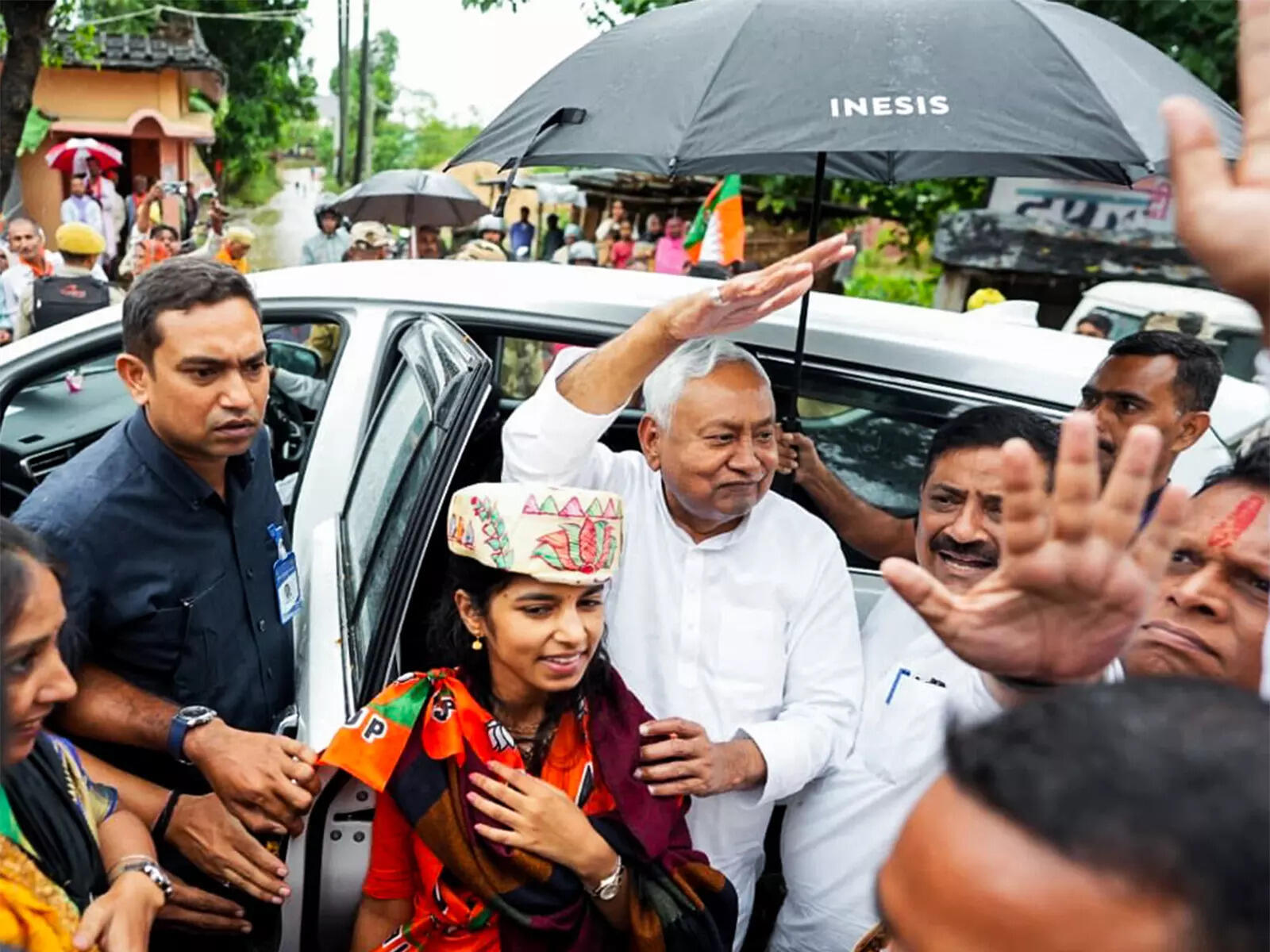 Nitish holds 84 poll campaigns, takes 1,000km road trip