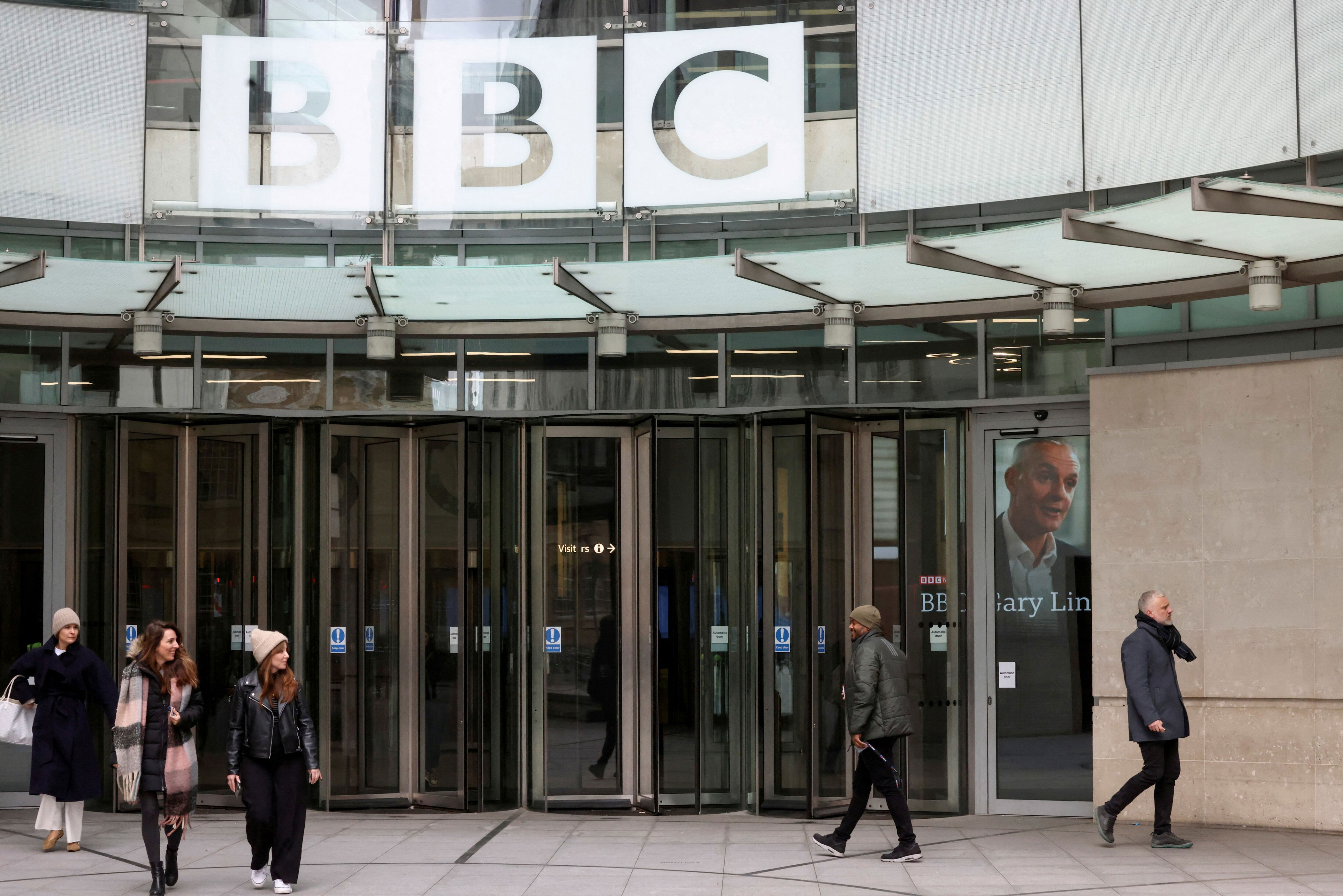 BBC director general Tim Davie and News CEO Deborah Turness resign over ...
