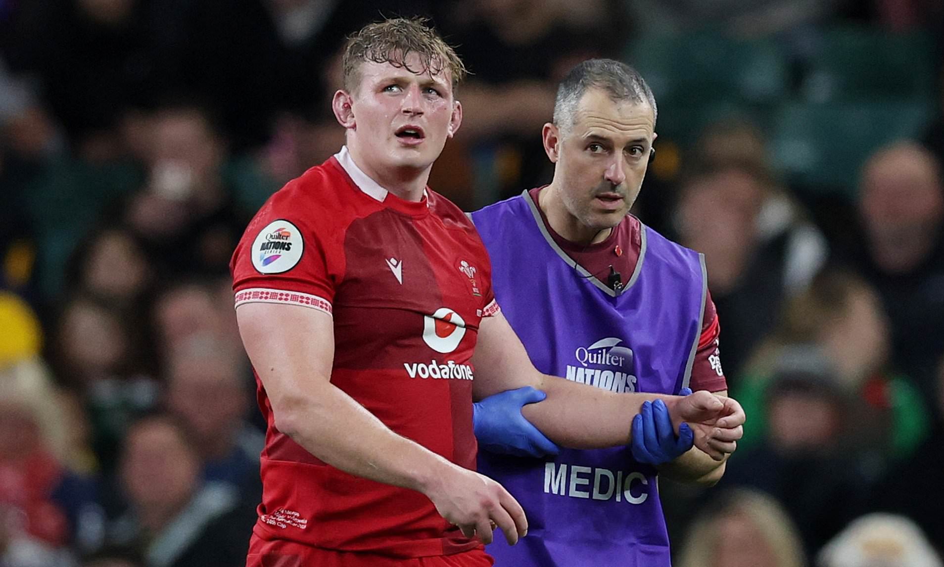 Wales 28-52 Argentina: Captain Jac Morgan suffers worrying injury in ...