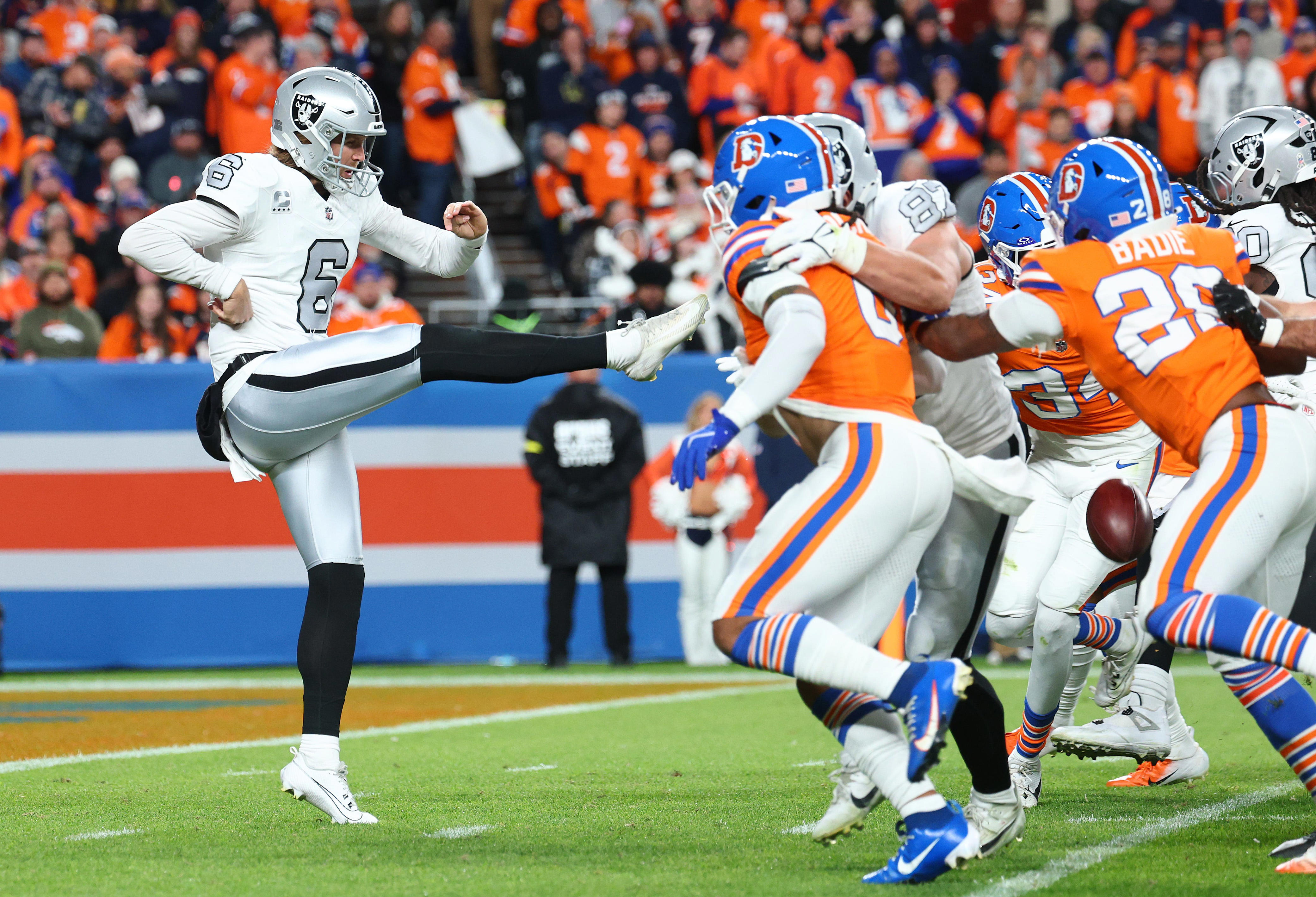 Twitter reacts to JL Skinner blocking a punt with his face (here’s his ...
