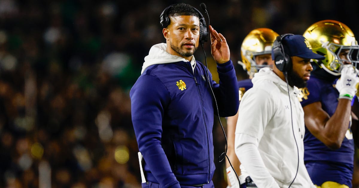 Where does Notre Dame football rank in the Week 12 AP Poll?