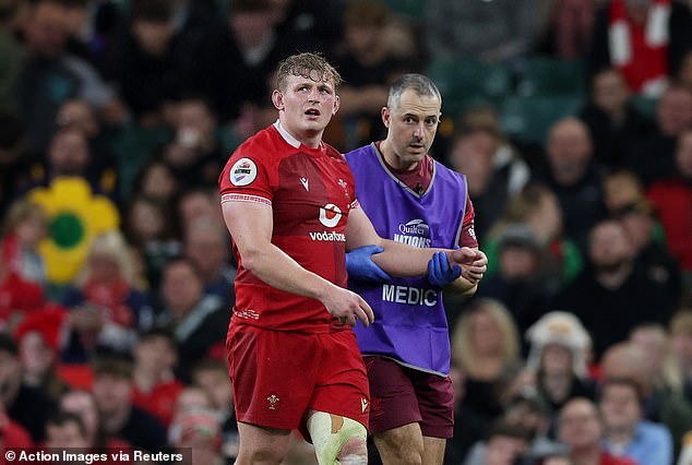 Wales 28-52 Argentina: Captain Jac Morgan suffers worrying injury in ...