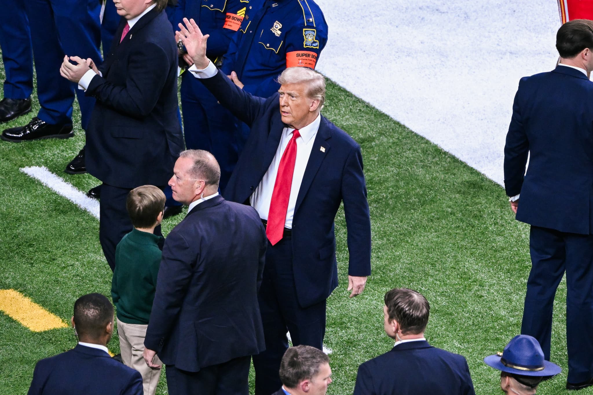 Vers un "Trump Stadium" à Washington? Le président américain veut ...